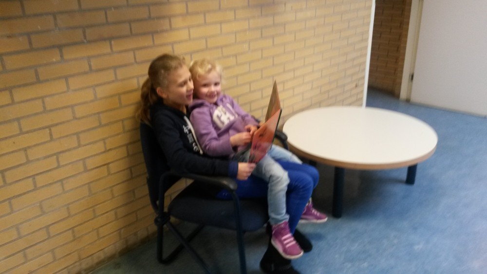foto 1 voorlezen | Basisschool St. Jan Baptist, Wassenaar