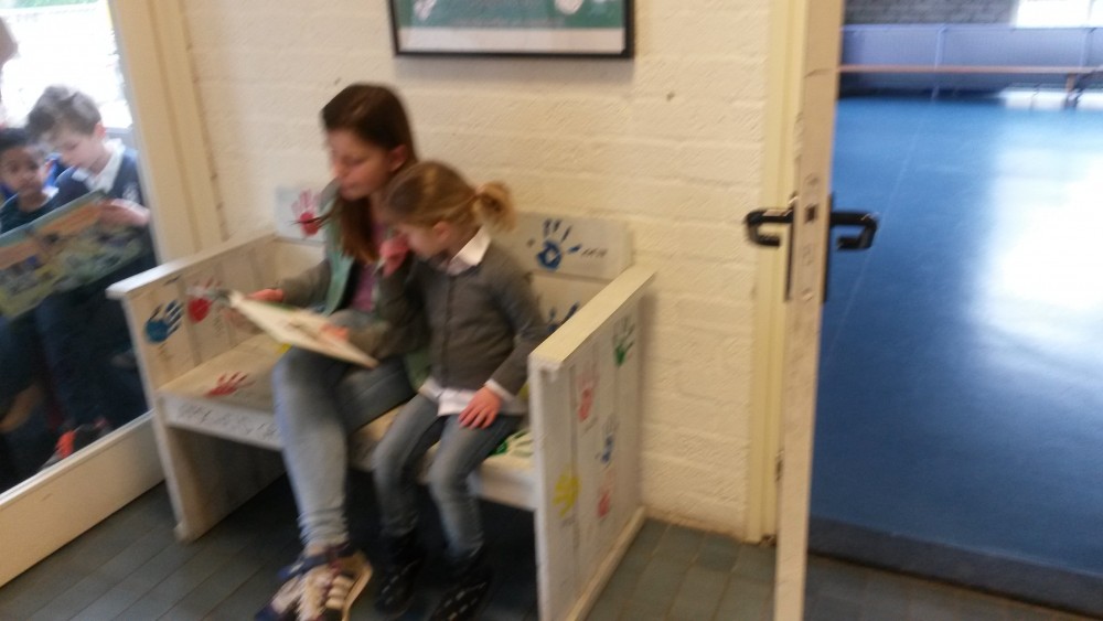 foto twee voorlezen | Basisschool St. Jan Baptist, Wassenaar